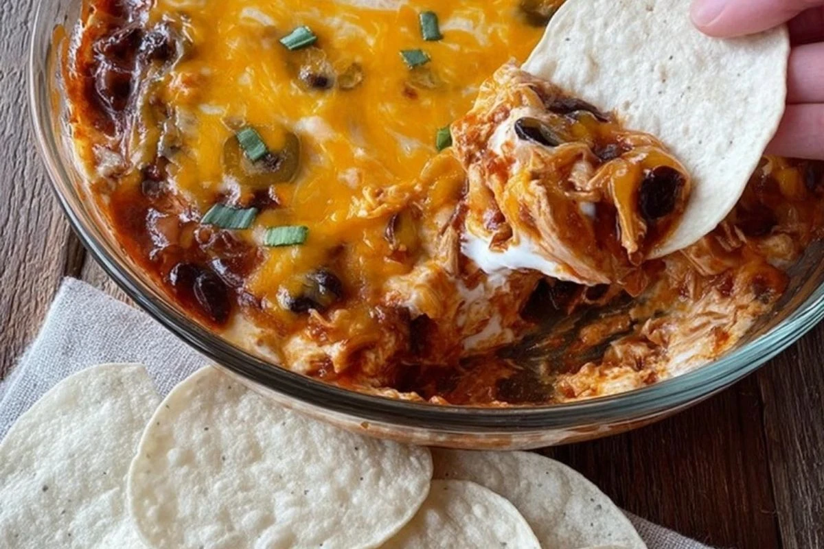 Easy Hot Cream Cheese Chili Dip
